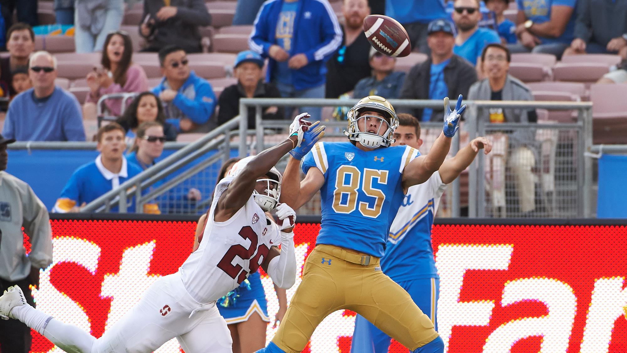 Bulldogs have their hands full against UCLA’s strong run game, George ...