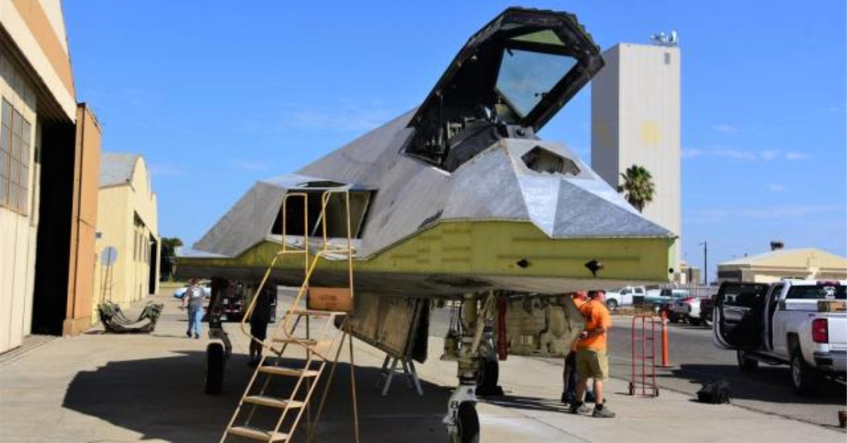 Skunkworks icon, F-117 stealth fighter, debuts at Castle Air Museum