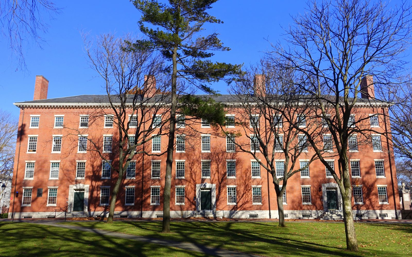 Feds freeze future grants for Harvard